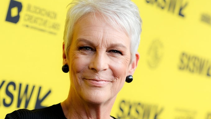 Halloween's Jamie Lee Curtis stuns in beautiful black and white photo ...