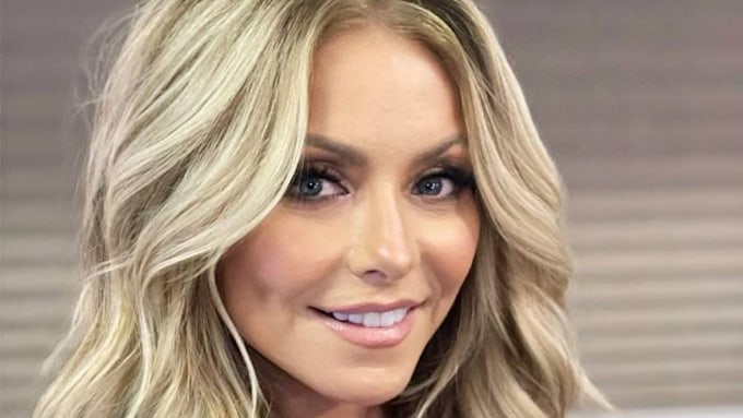 Kelly Ripa's huge lips and cheekbones shock fans after undergoing major ...
