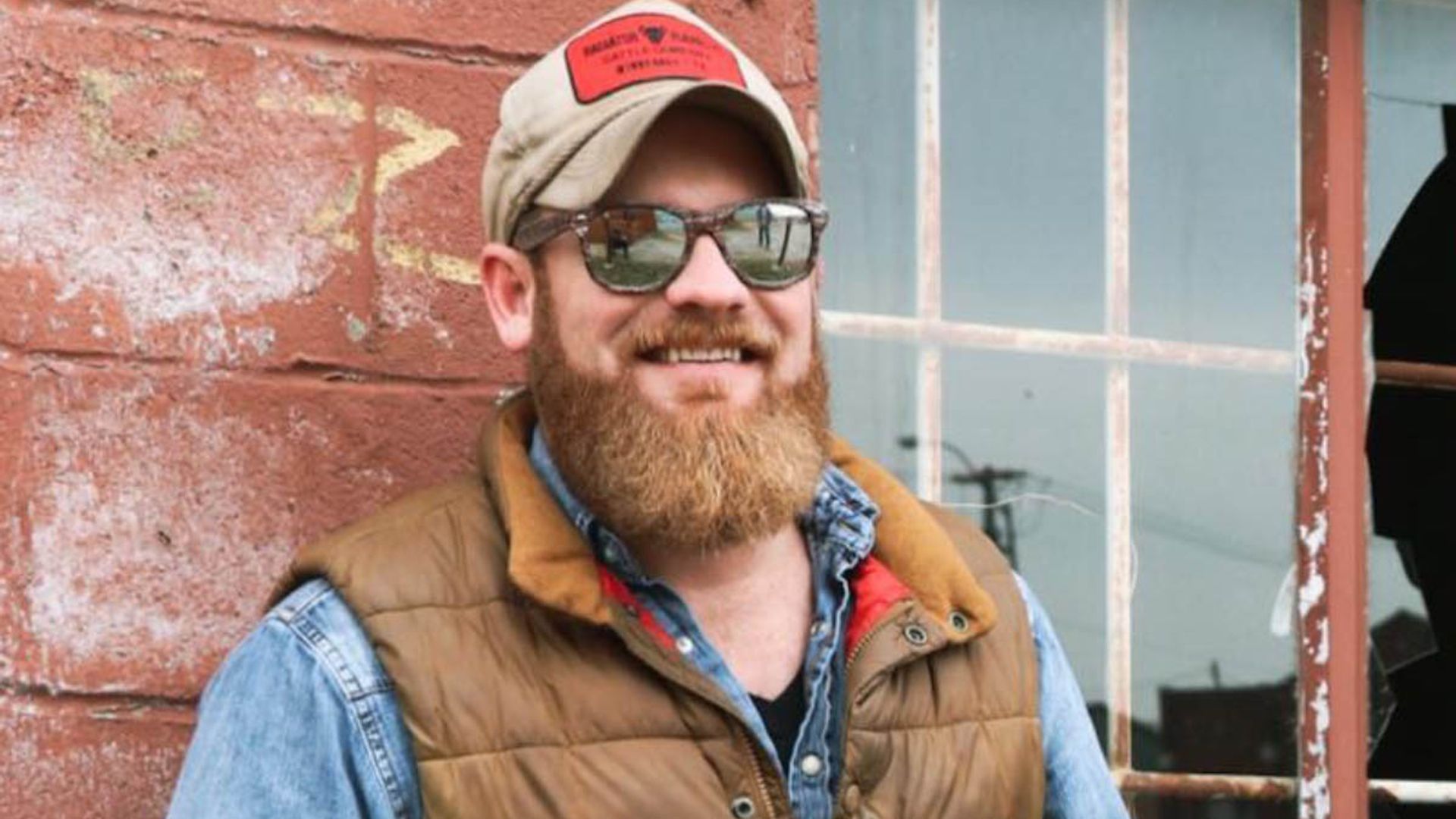 Country music star tragically dies aged 37 hours after marrying love of ...