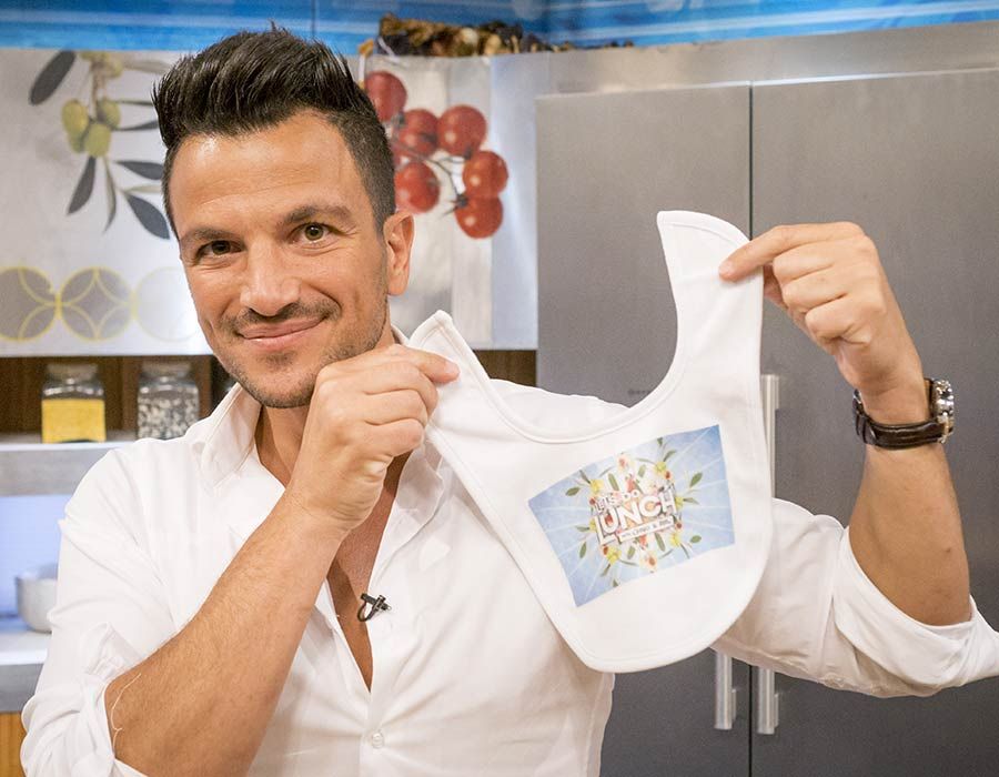 Peter Andre accepts cute culinary gift for daughter Amelia | HELLO!