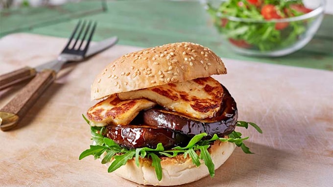 Sticky honey aubergine and halloumi burger recipe | HELLO!