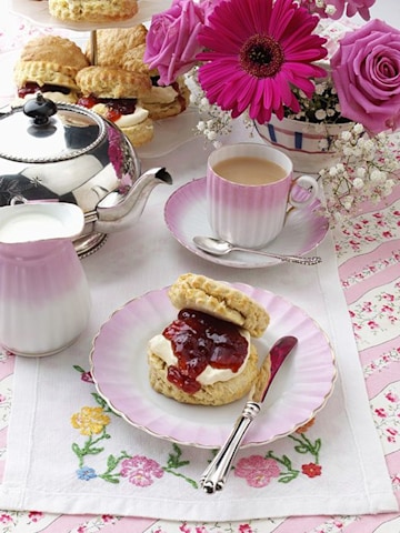 How the Queen takes her scones – jam or cream first? | HELLO!
