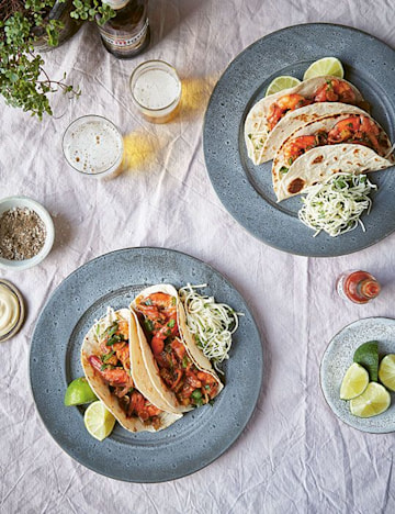 These Bloody Mary prawn tacos are a prawn cocktail lover's dream - they ...