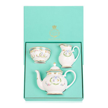 Buckingham Palace is selling a Queen Victoria-inspired tea set | HELLO!