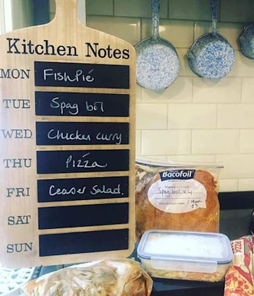 Lockdown cooking: The Batch Lady releases surprise new book - and it ...