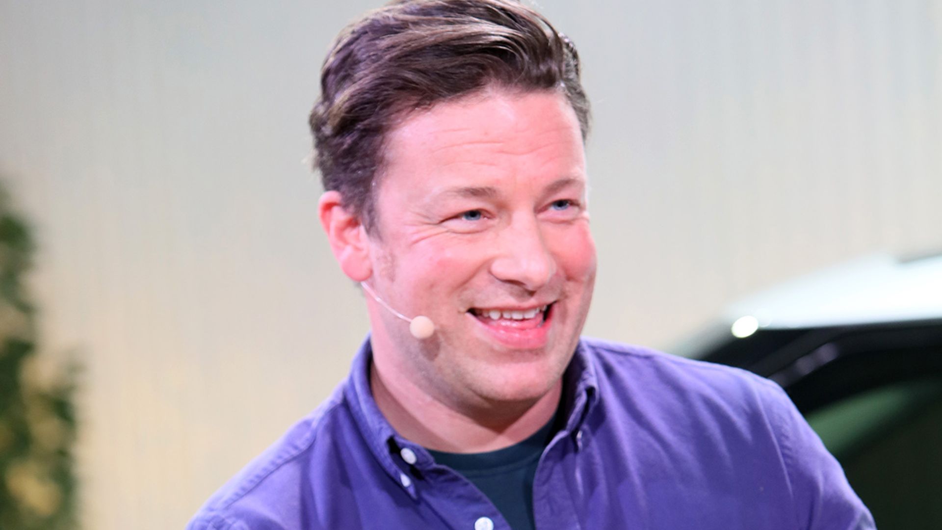 Jamie Oliver's easy vegan Christmas recipe is a game-changer | HELLO!