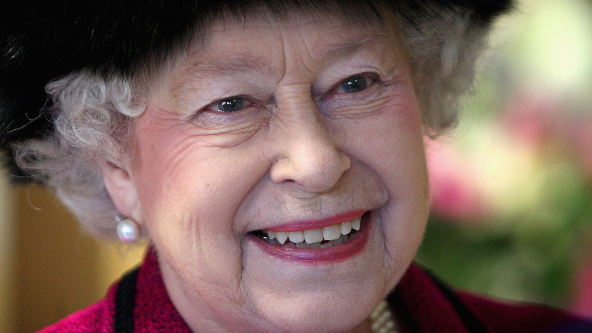 The Queen celebrates her birthday with her favourite chocolate cake ...