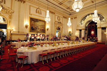 How The Queen is kept safe at royal banquets revealed | HELLO!