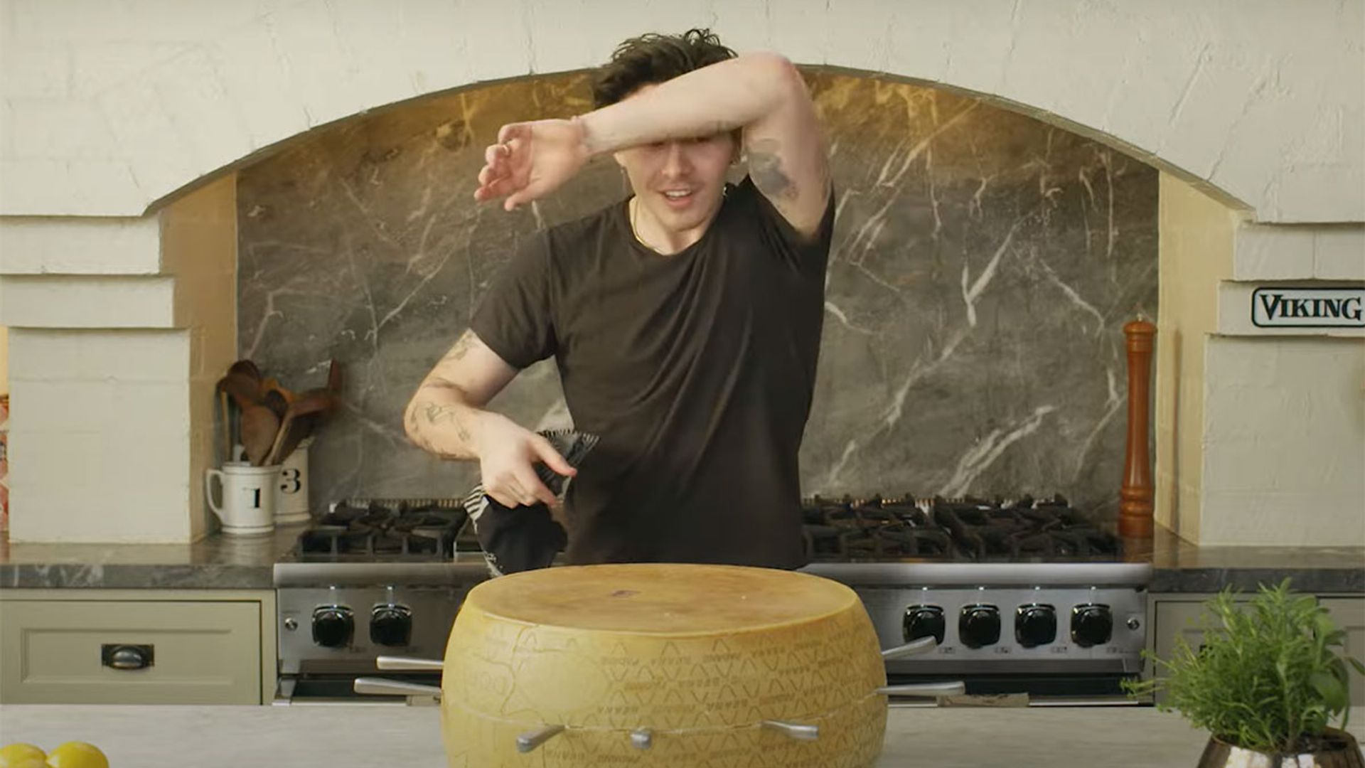 Brooklyn Beckham's Vogue cooking video has fans saying the same thing ...