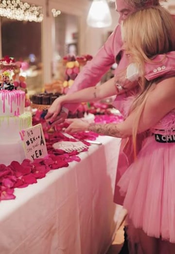 Avril Lavigne's punk engagement cake is seriously epic – see here | HELLO!