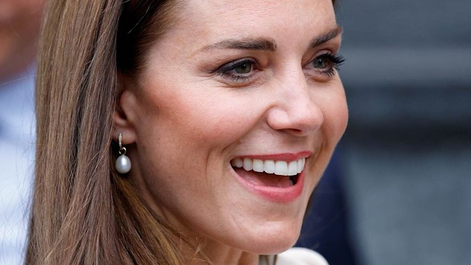 Watch Princess Kate bake up a storm with her KitchenAid mixer - and get ...
