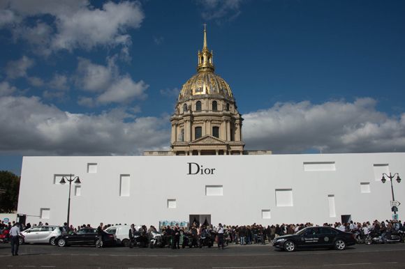 Raf Simons presents his first ready-to-wear collection for Christian ...