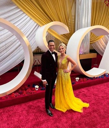 Amy Robach looks like a goddess as she steps away from GMA studios for ...