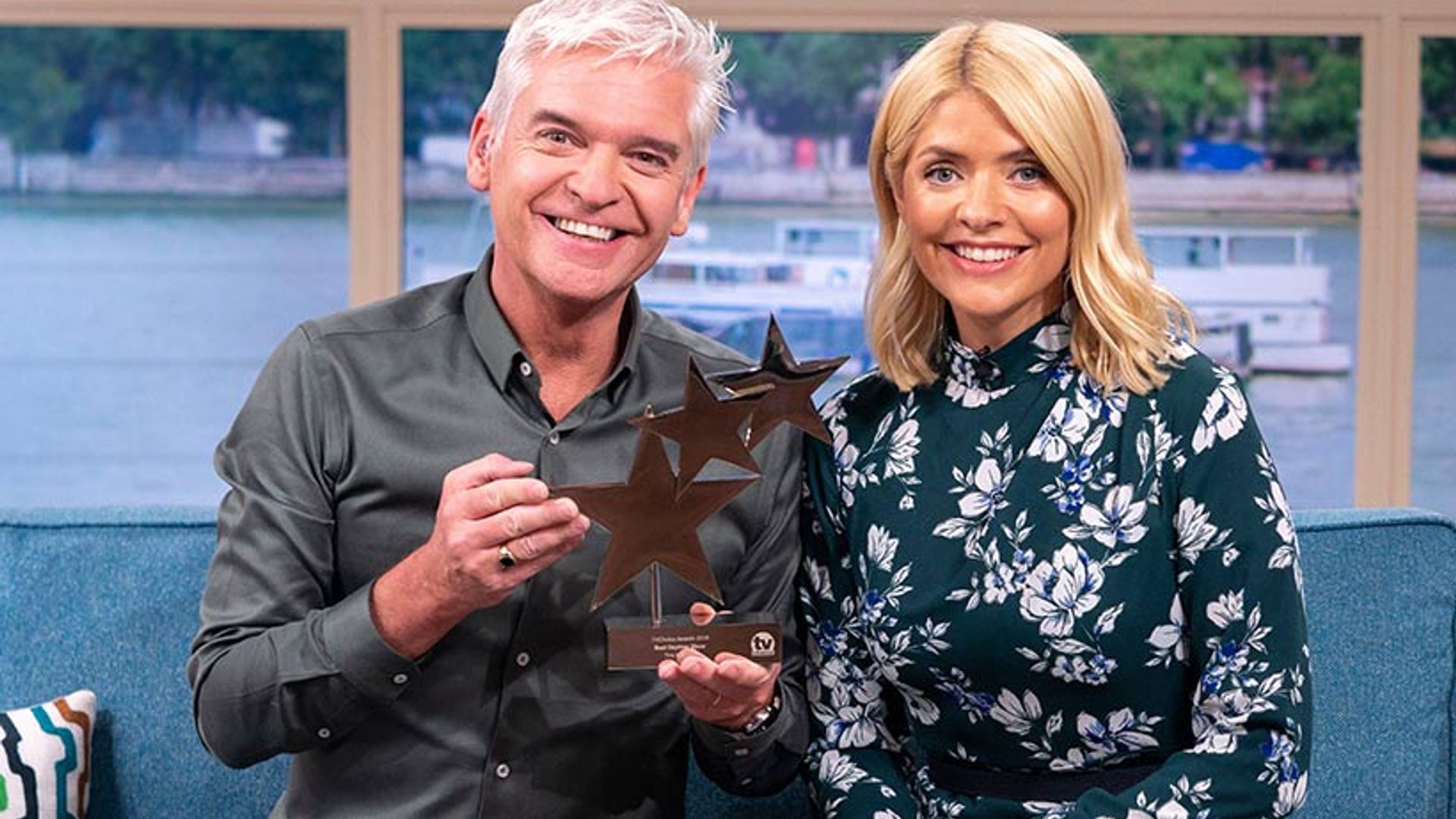 VIDEO: Holly Willoughby suffered an embarrassing wardrobe malfunction ...