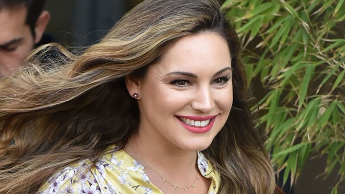 Kelly Brook's £29.99 gold Zara skirt will be a sure-fire sellout ...