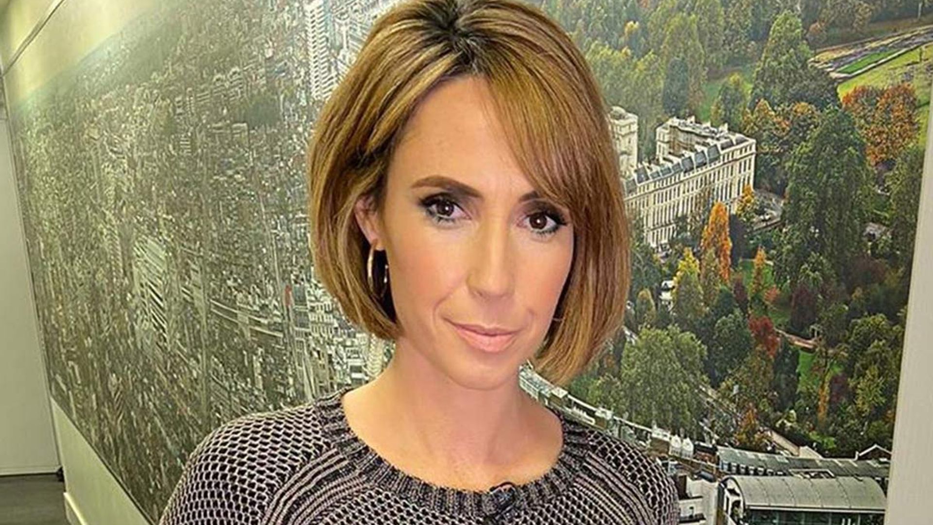 Alex Jones' figure-hugging Marks & Spencer skirt just floored The One ...