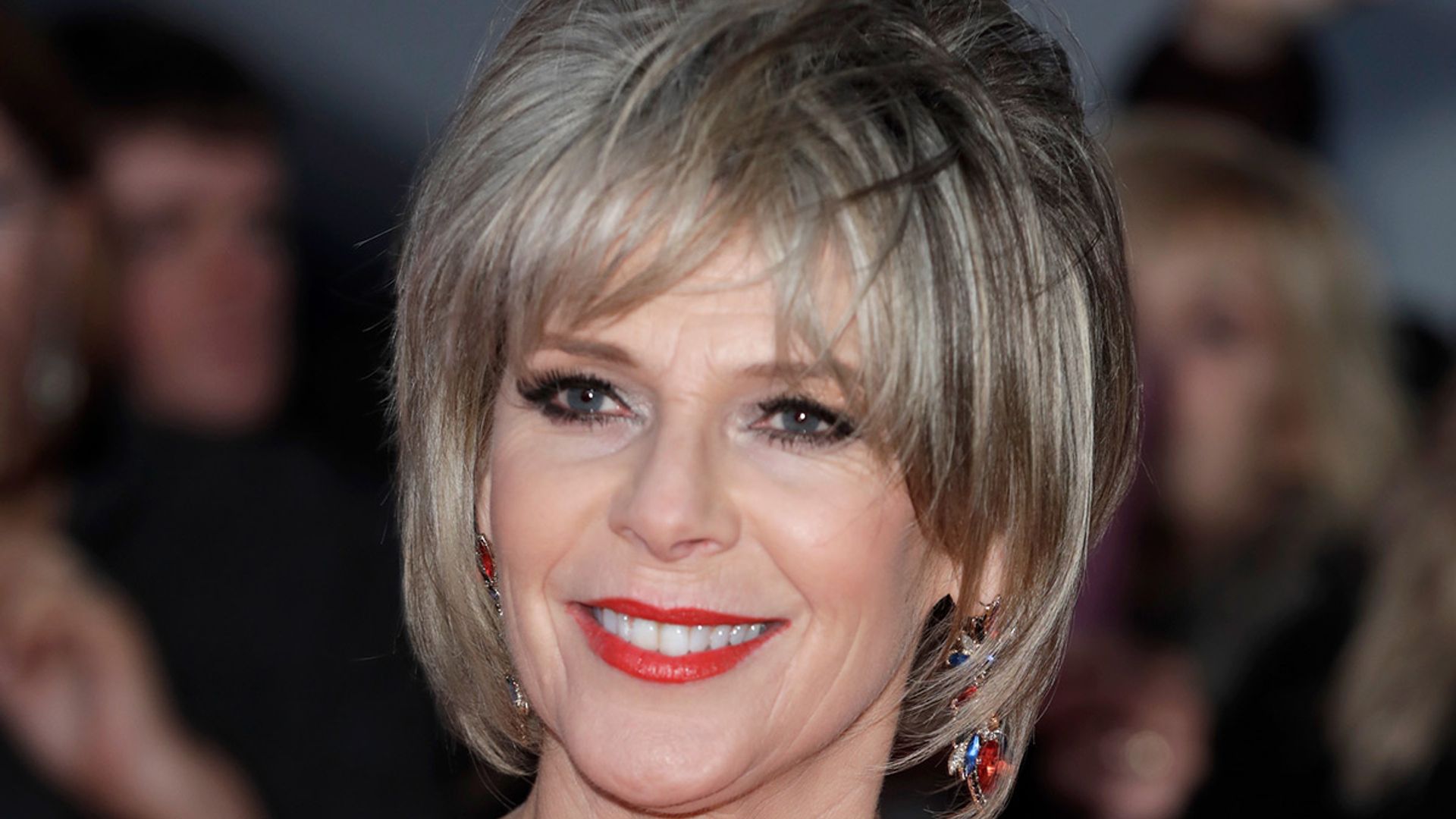 Ruth Langsford's figure-hugging satin outfit floors Loose Women fans ...