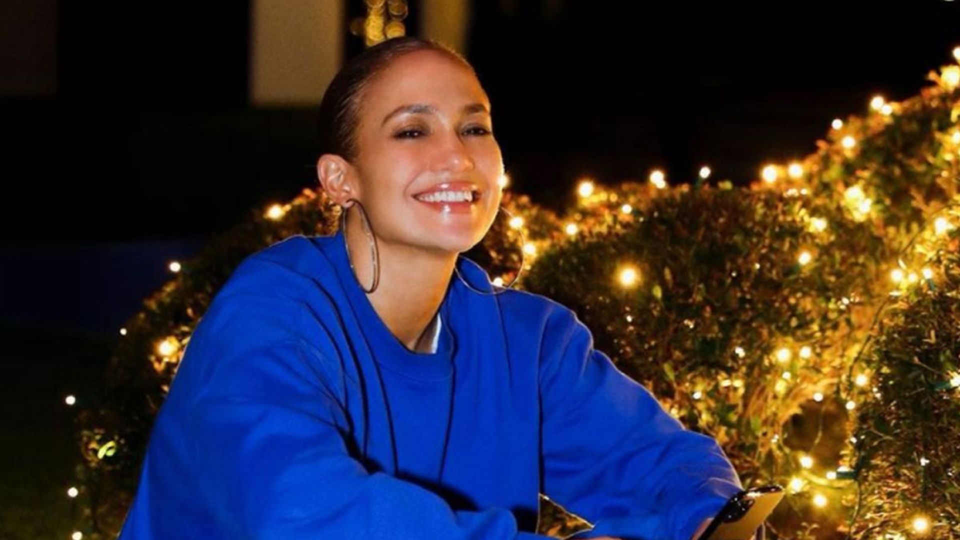 Jennifer Lopez works up a sweat before Christmas – and wait until you ...