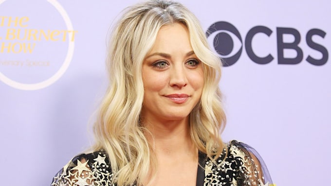 Kaley Cuoco looks incredible in leather crop top for important 'honour ...