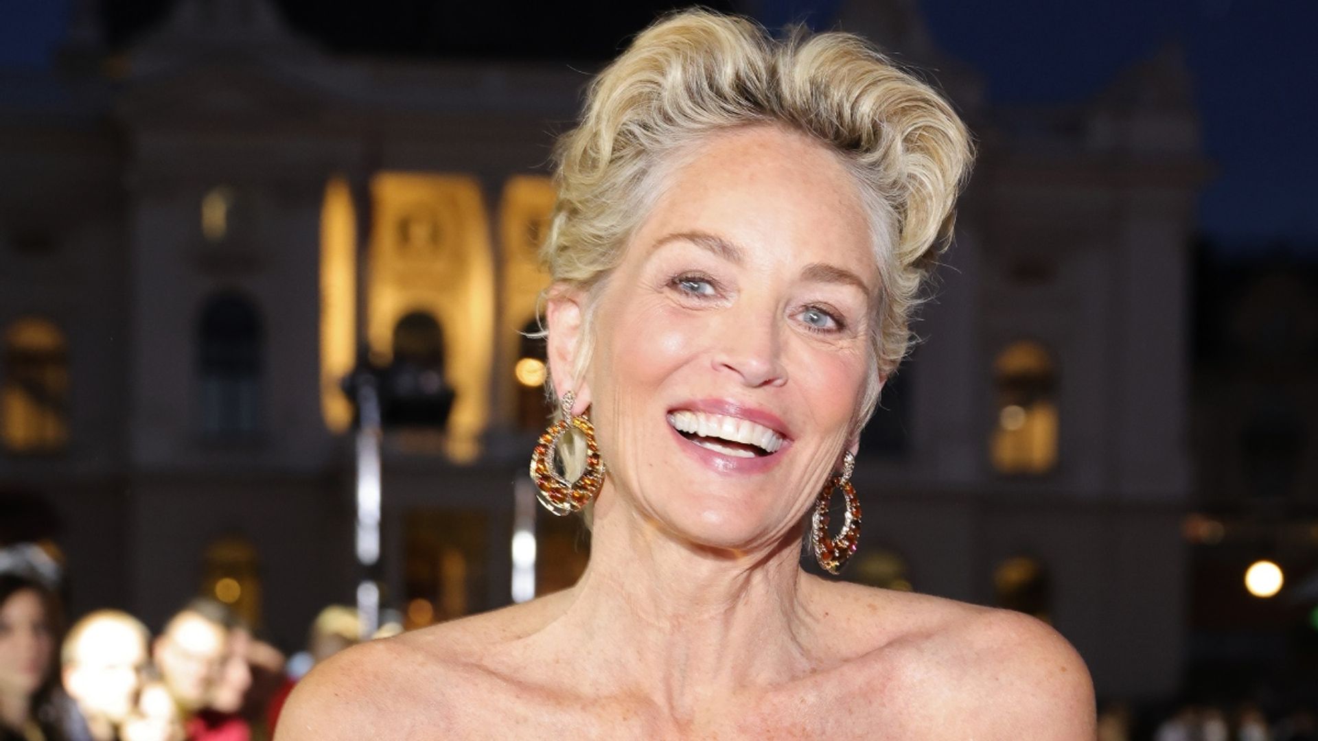 Sharon Stone leaves jaws on the floor with her figure in a dazzling ...