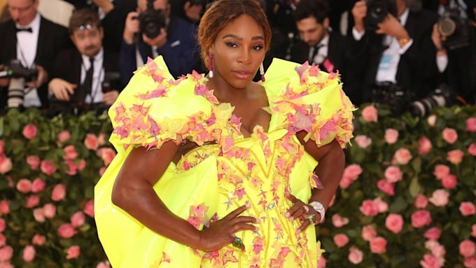 Serena Williams puts on a leggy display in a chic co-ord, but her boots ...