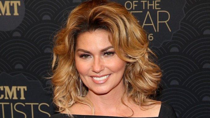 Shania Twain Dons Dazzling Figure Flattering Gown For Spectacular