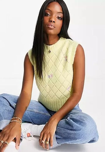 Alex Jones charms in striking knit and skinny jeans | HELLO!