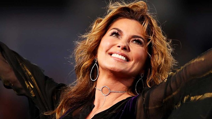 Shania Twain captivates fans in thigh-split dress - showcasing her ...