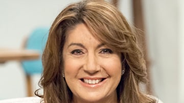 Loose Women's Jane McDonald is an autumnal goddess in figure-hugging ...
