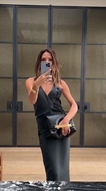 Victoria Beckham debuts sassy new outfit with mind-blowing skinny ...