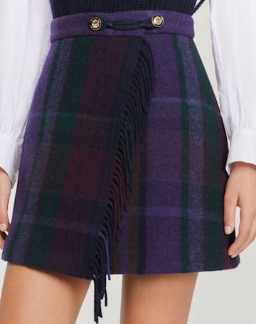 Holly Willoughby wears St. Trinians style mini skirt - and we're ...