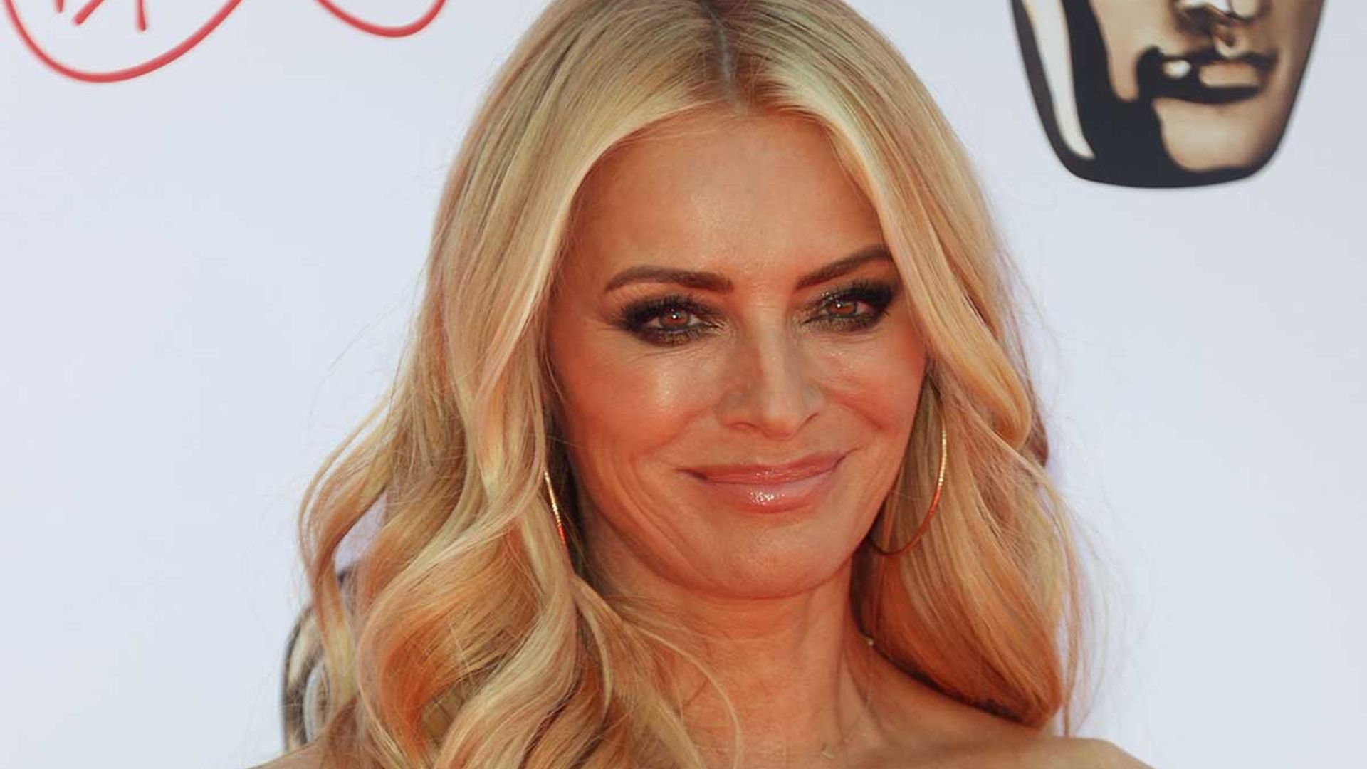 Strictly's Tess Daly has a total Barbie moment in figure-hugging dress ...