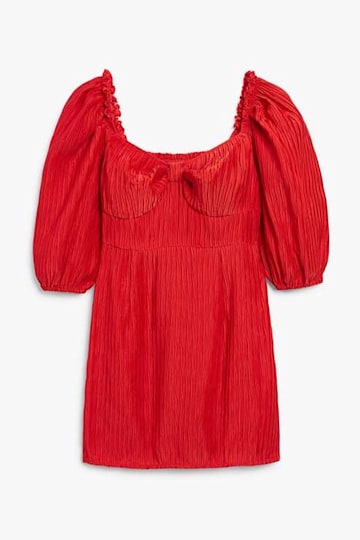 Holly Willoughby looks red hot in flirtiest festive mini dress | HELLO!