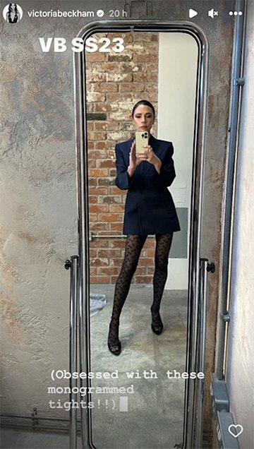 Victoria Beckham displays incredibly sculpted abs and tiny waist in ...