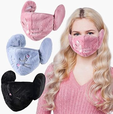 You can get a face mask with earmuffs for the winter at Amazon | HELLO!