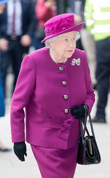 The Queen just did something with her outfit that we've never seen ...