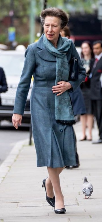 Princess Anne wows in figure-flattering coat dress and seriously chic ...