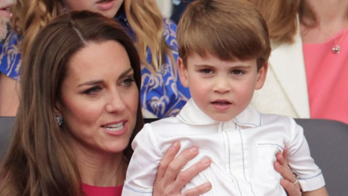 Prince Louis channels big brother with adorable outfit at Jubilee ...
