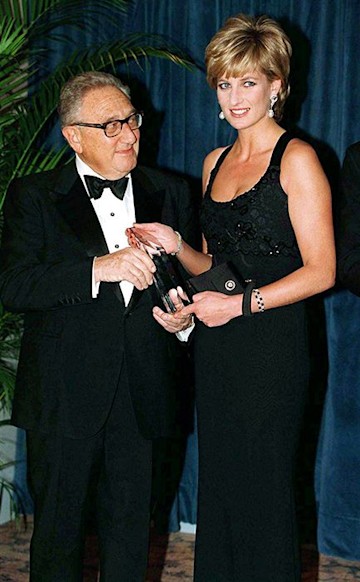 8 times Princess Diana totally nailed it in a little black dress | HELLO!