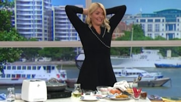 Holly Willoughby and Phillip Schofield panic as John Torode's kitchen ...