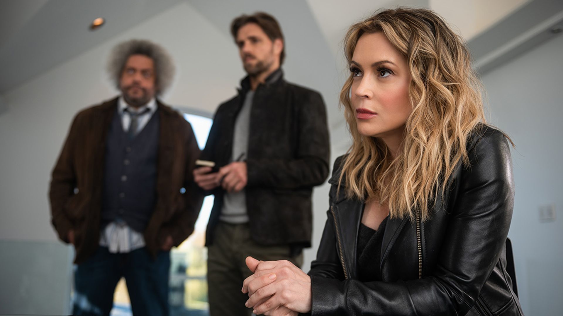 Brazen: Alyssa Milano's new Netflix movie has fans seriously divided ...