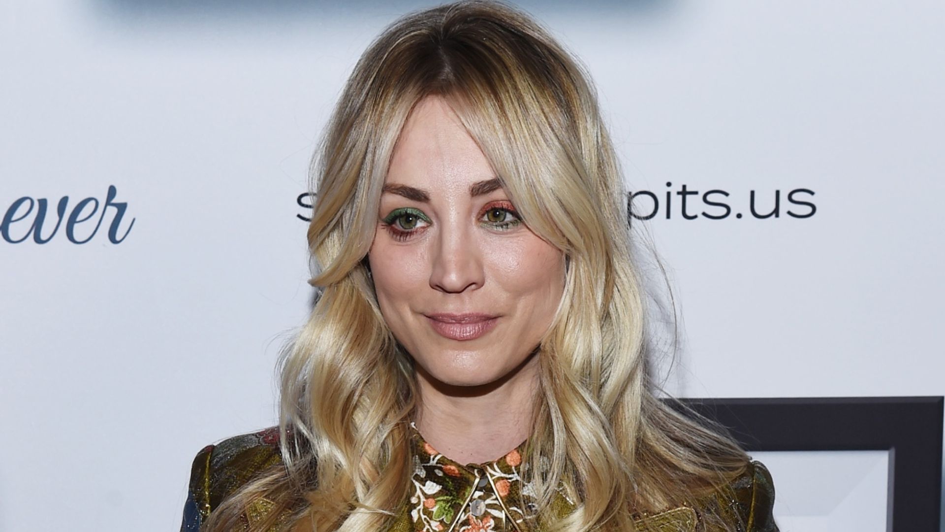 Kaley Cuoco reveals struggle on set of second season of The Flight ...