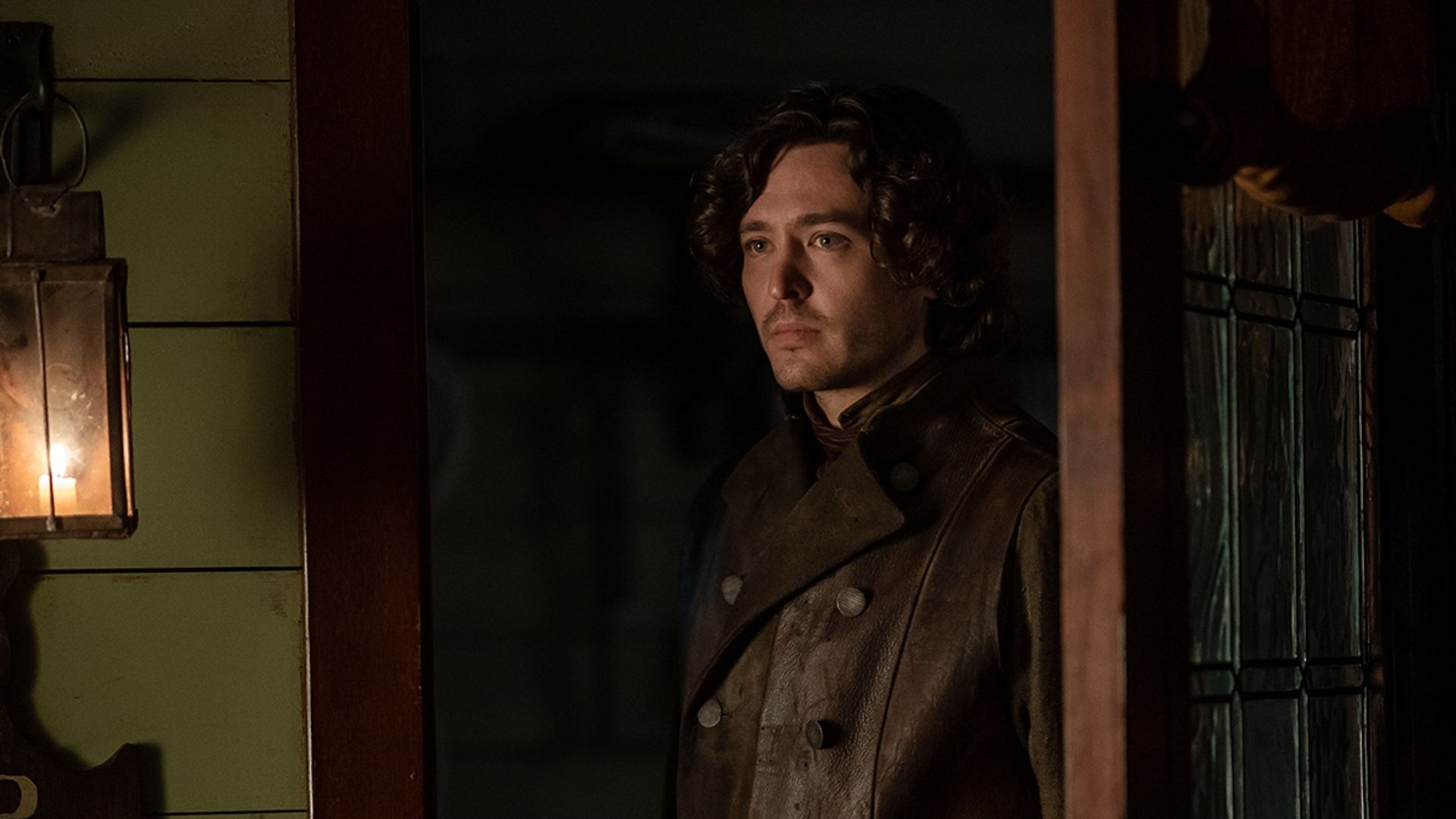 Outlander star Alex Vlahos reveals major detail on character that you ...