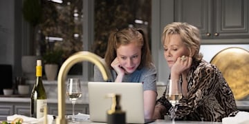 Hacks lands in the UK - all you need to know about plot, cast and how ...