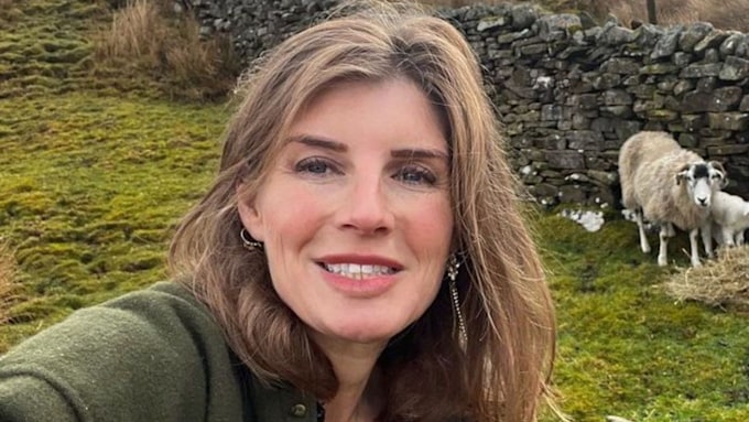 Amanda Owen's daughter Edith is her mini-me in first family photo since ...