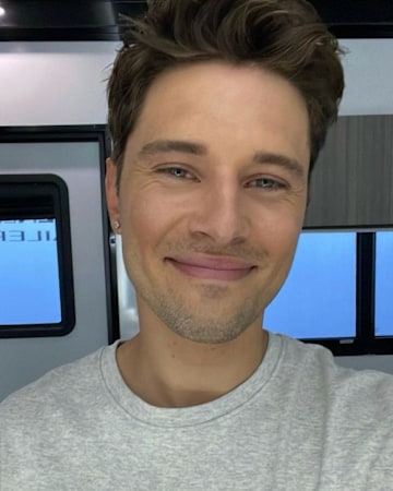 911: Lone Star actor Ronen Rubinstein shares first sneak peek from ...