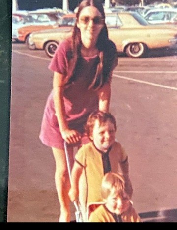 The Rookie star Nathan Fillion shares throwback snap of late mom in ...