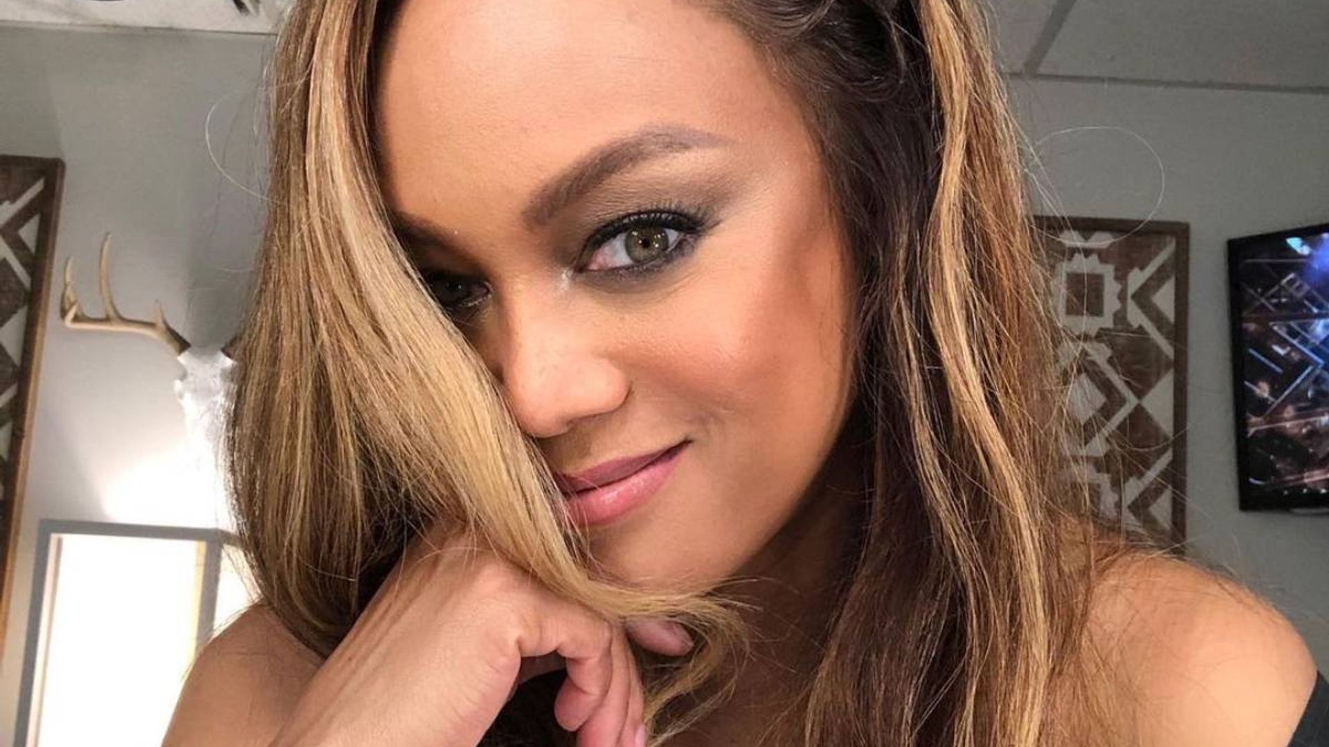 Tyra Banks Bikini Body Photo Comparison Sparks Major Fan Reaction Hello