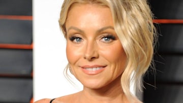 Kelly Ripa showcases incredibly toned abs in tiny crop top in jaw ...
