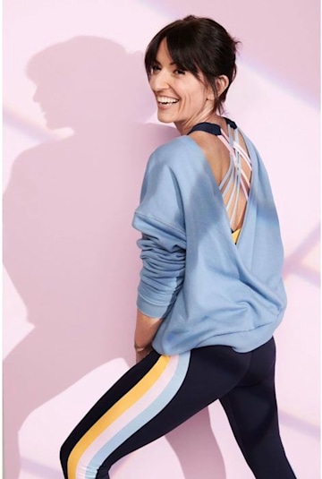 Davina McCall sets pulses racing in backless workout gear - see photo ...